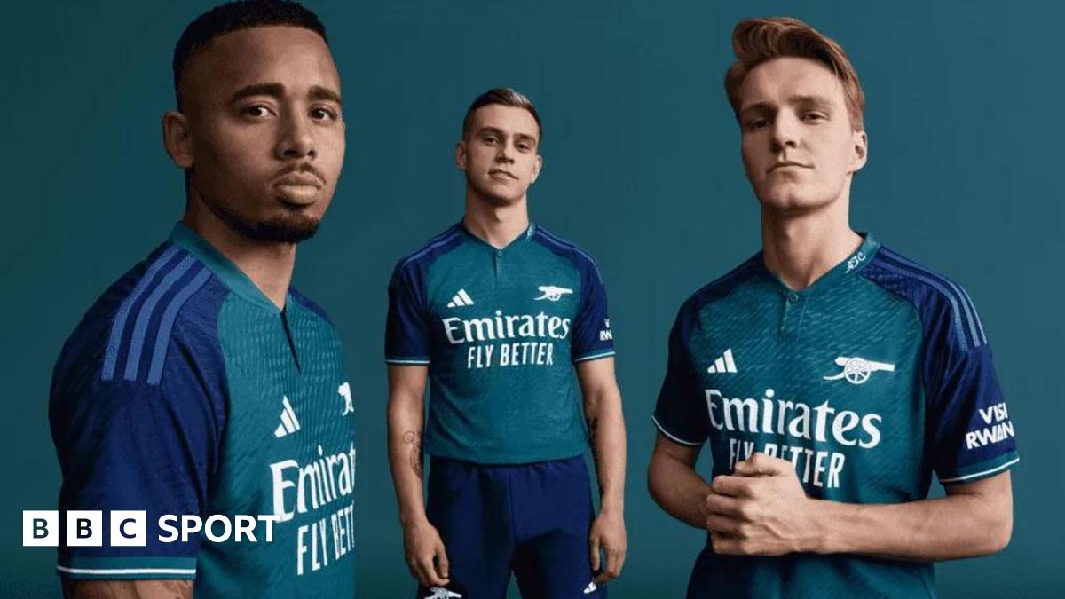 Arsenal reveal new third kit - BBC Sport