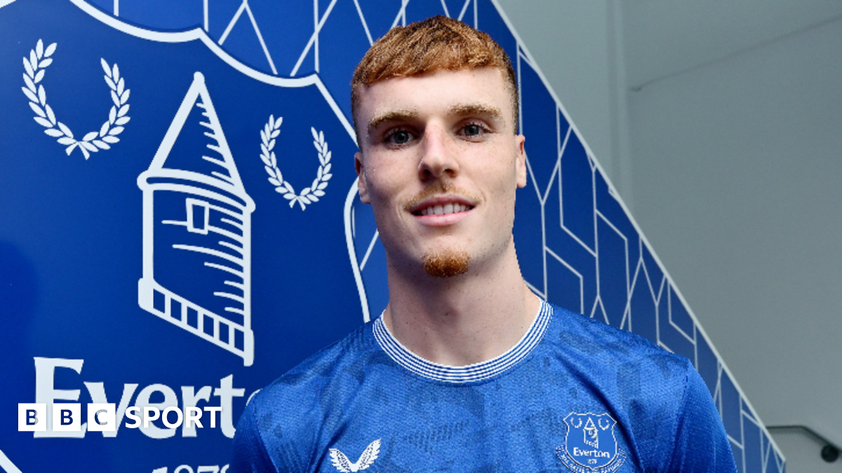 Jake O'Brien: Everton sign Republic of Ireland defender from Lyon - BBC ...