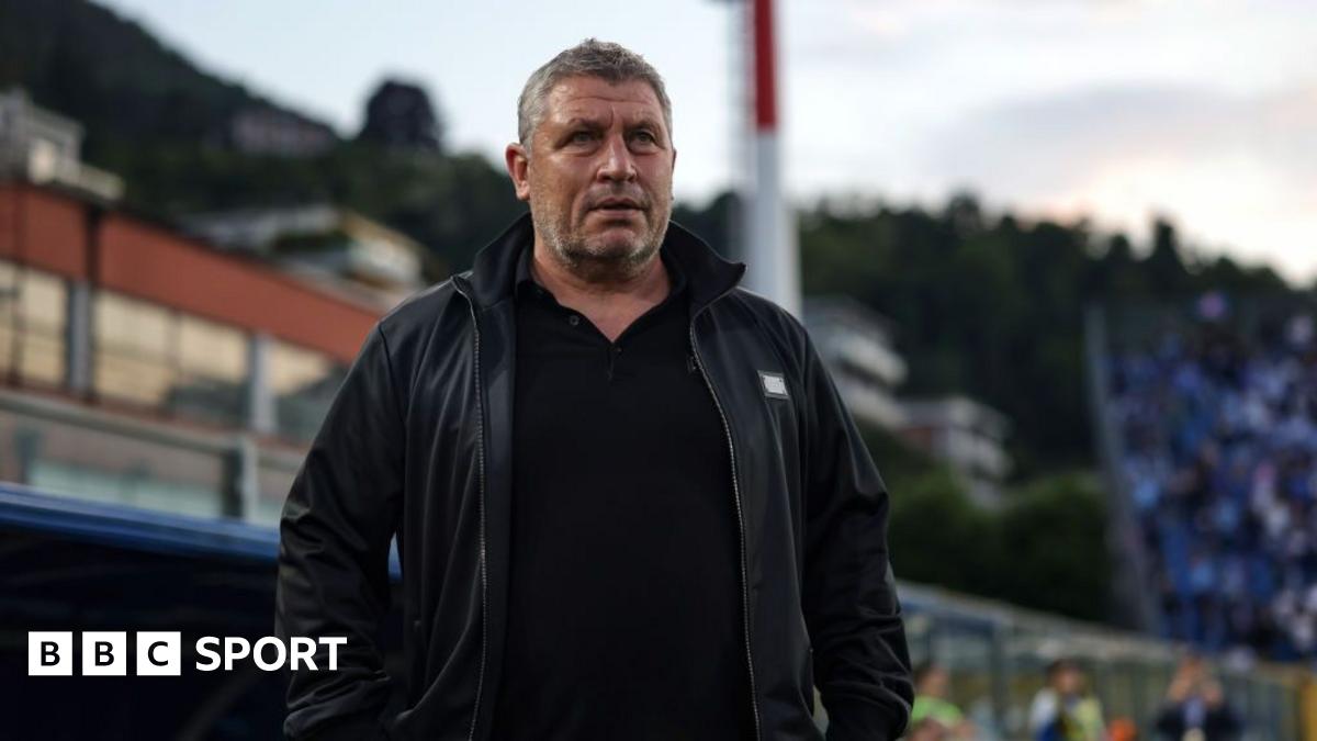 Osian Roberts rules out Wales move and commits to Como role - BBC Sport