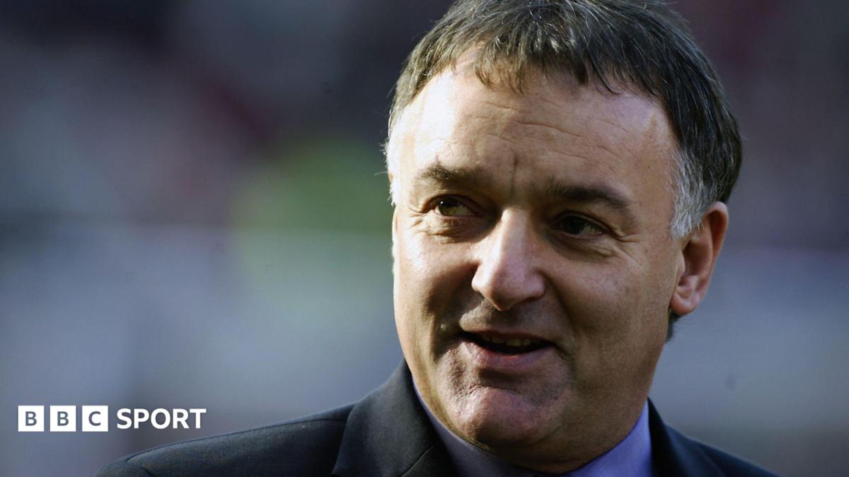 Stoke City: Former manager Lou Macari turns 75 - BBC Sport