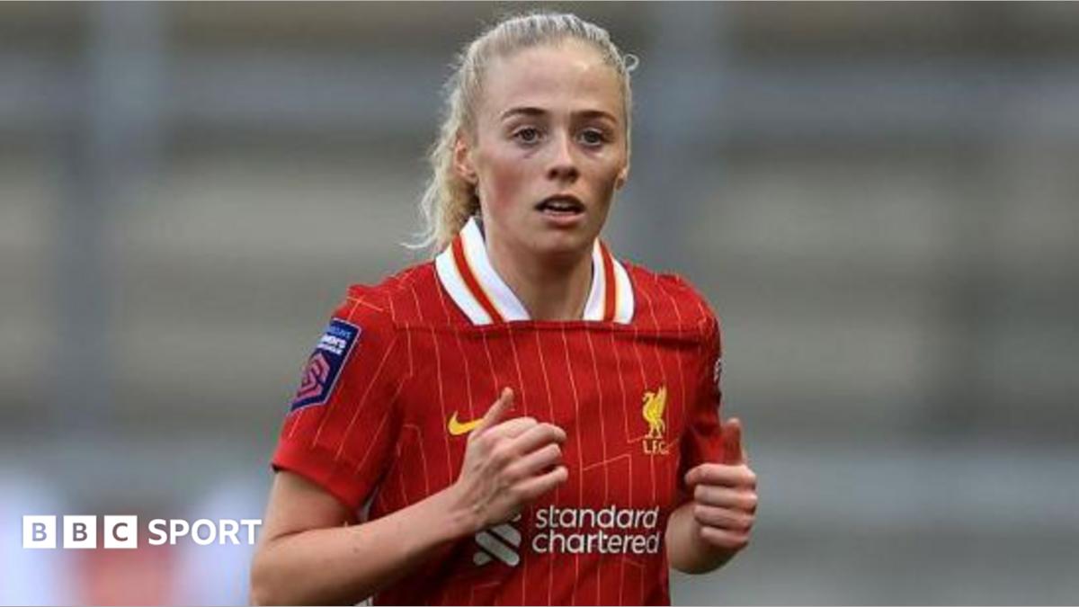 Defender Grace Fisk signs new Liverpool contract - BBC Sport