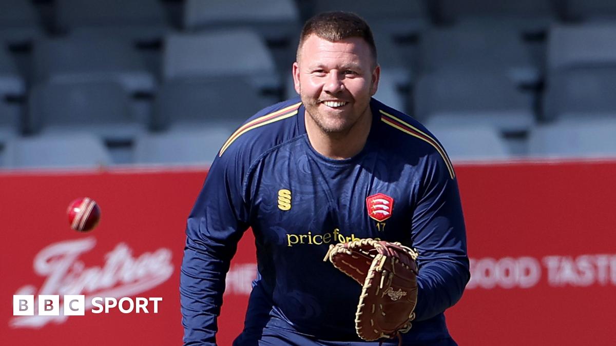 Adam Rossington and Jamal Richards to leave Essex at end of month - BBC ...