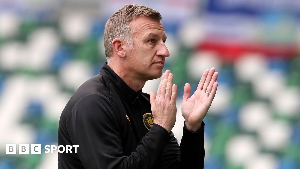 Stuart King: Carrick Rangers manager leaves role after cup exit - BBC Sport
