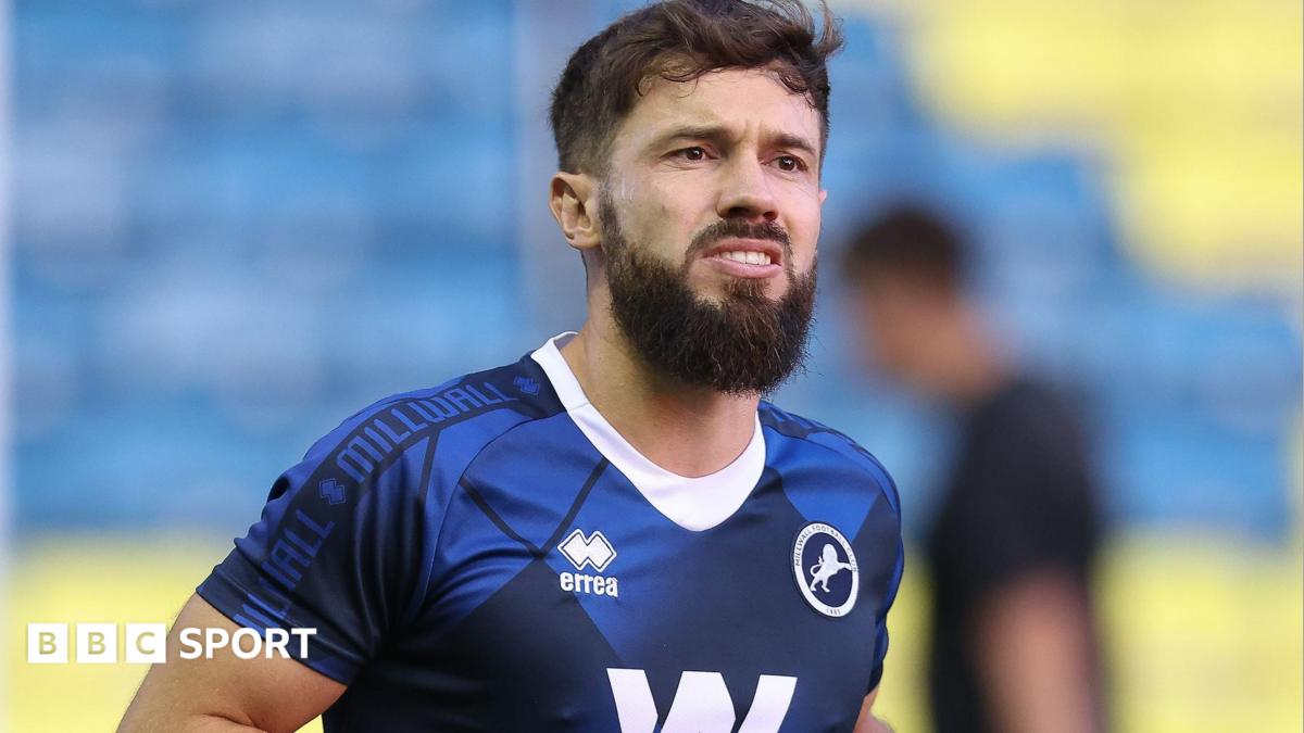 Tom Bradshaw: Oxford United sign Millwall striker for undisclosed fee ...