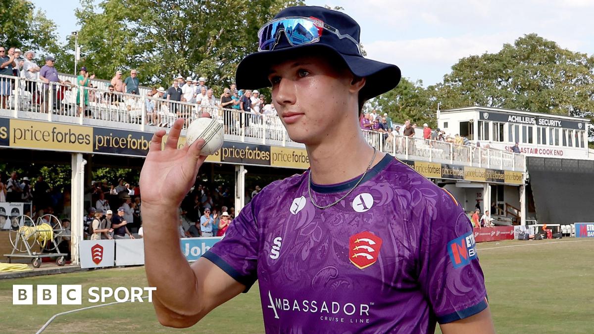 Charlie Bennett and Robin Das agree new Essex new deals for 2026 - BBC ...