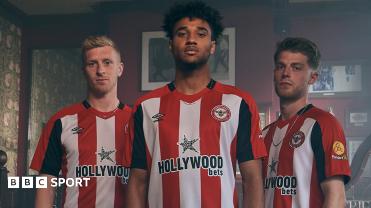 Brentford unveil new home kit - BBC Sport