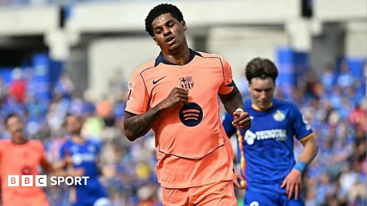 Rashford scores as Barcelona close in on La Liga title - BBC Sport