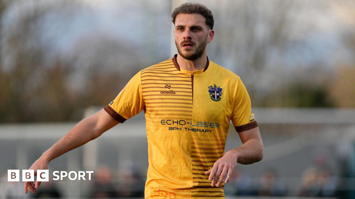 Swindon Town: Striker Harry Smith joins Robins from Sutton United - BBC ...