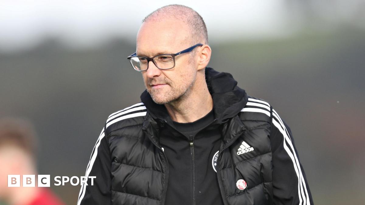 Newtown part ways with manager Scott Ruscoe - BBC Sport