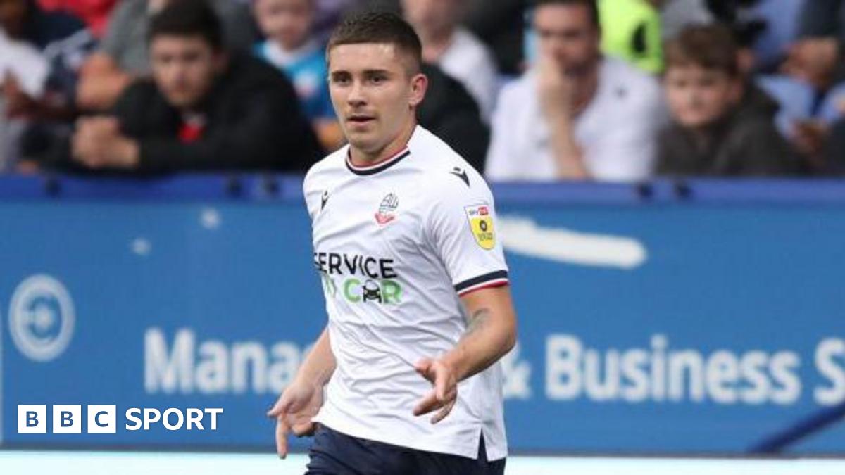 St Mirren 'lucky' to land Declan John - Stephen Robinson - BBC Sport