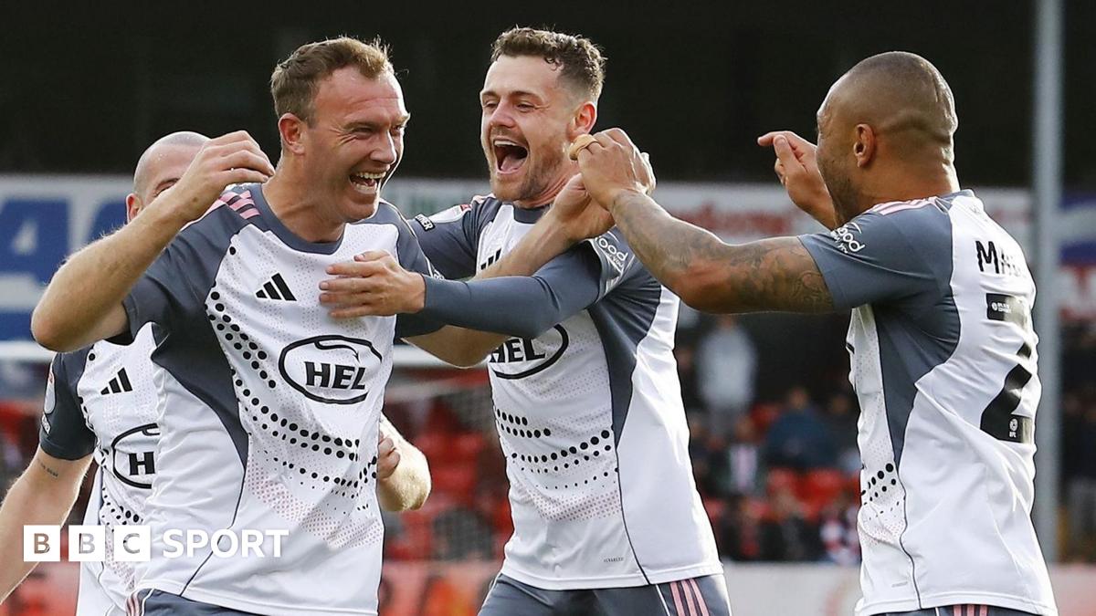 Lincoln City 0-1 Exeter City - BBC Sport