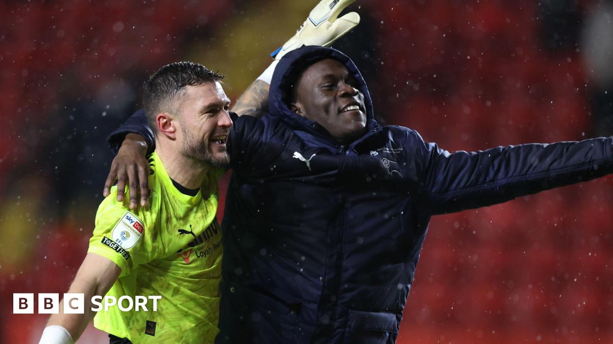 Richard O'Donnell: Eustace 'delighted' for late change keeper - BBC Sport