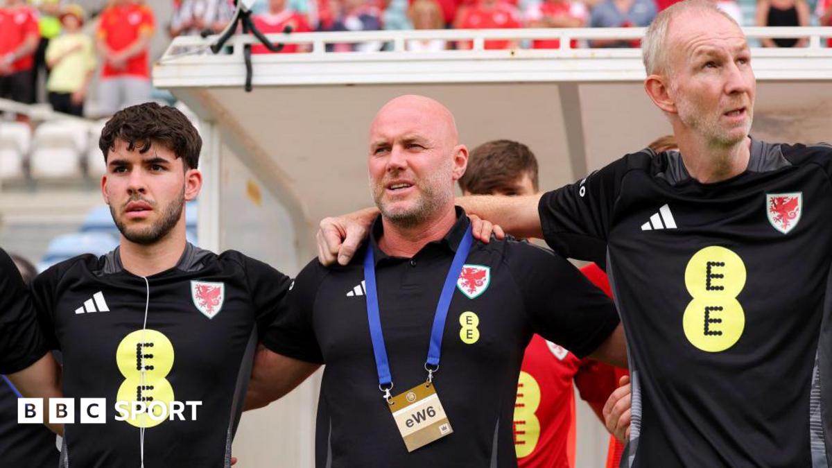 Wales: Pundits react after Rob Page's side draw with Gibraltar - BBC Sport