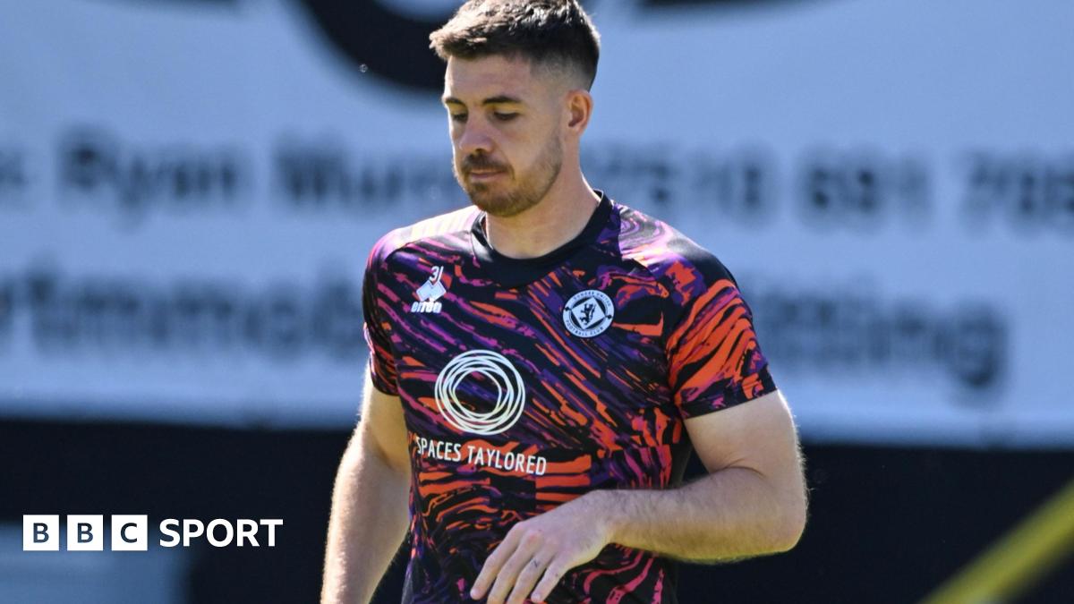 Declan Gallagher: Defender joins Ross County after Dundee United exit ...