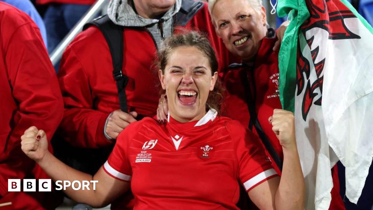 Saracens sign Wales international Natalia John - BBC Sport