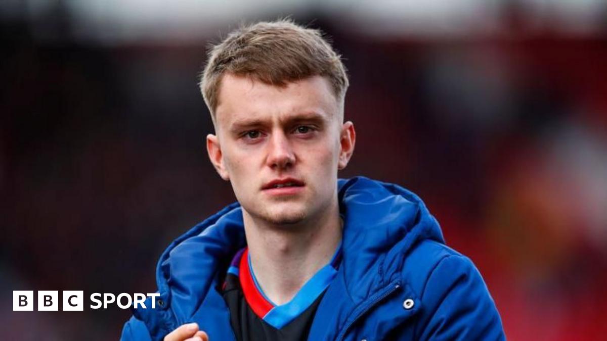 Pat Jones: Wales Under-21 forward joins Exeter City on one-year deal - BBC Sport