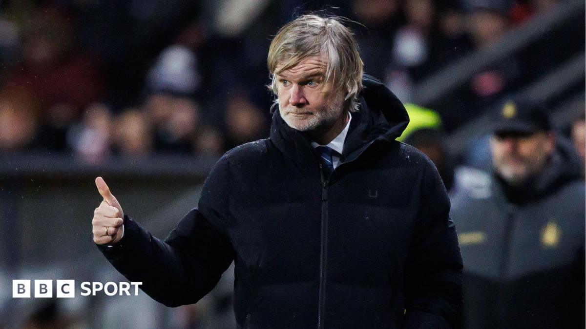 Steven Pressley's record-breaking Dundee - BBC Sport