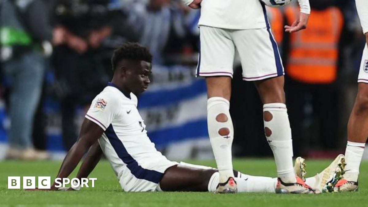 Arsenal's Bukayo Saka suffers injury in England loss to Greece - BBC Sport
