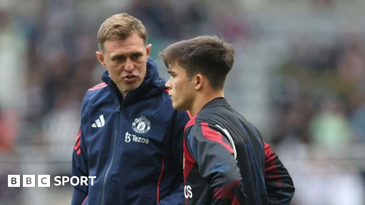 Fletcher in talks over Man Utd U18 coaching role - BBC Sport