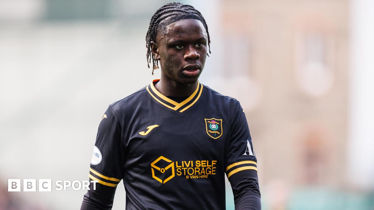Livingston's Mahamadou Susoho recalled by Man City - BBC Sport