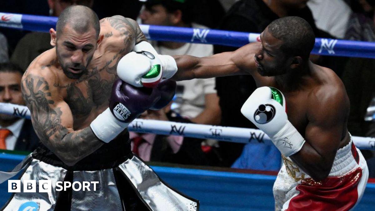 Floyd Mayweather dominates John Gotti III after mid-fight referee swap ...