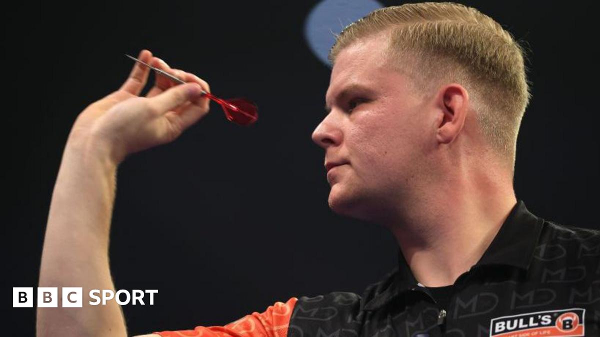 World Grand Prix: Mike de Decker stuns Gary Anderson to reach quarter ...