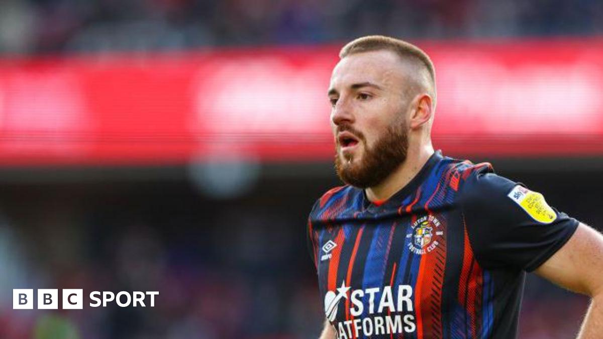 Allan Campbell: Charlton Athletic sign midfielder on loan from Luton - BBC Sport