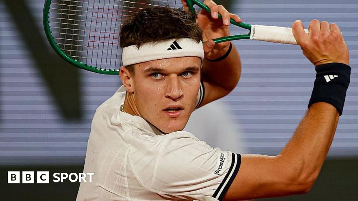 French Open 2026 LIVE: Jakub Mensik vs Joao Fonseca - scores, results ...