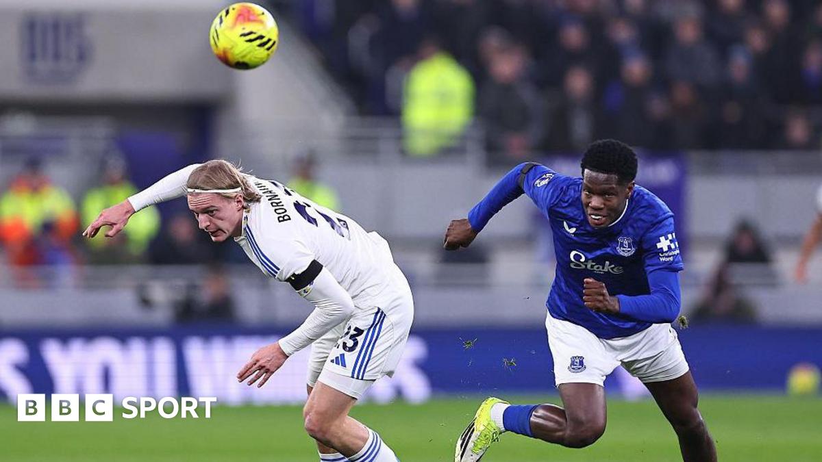 Everton news: Beckford wants 'more from in-form Barry - BBC Sport