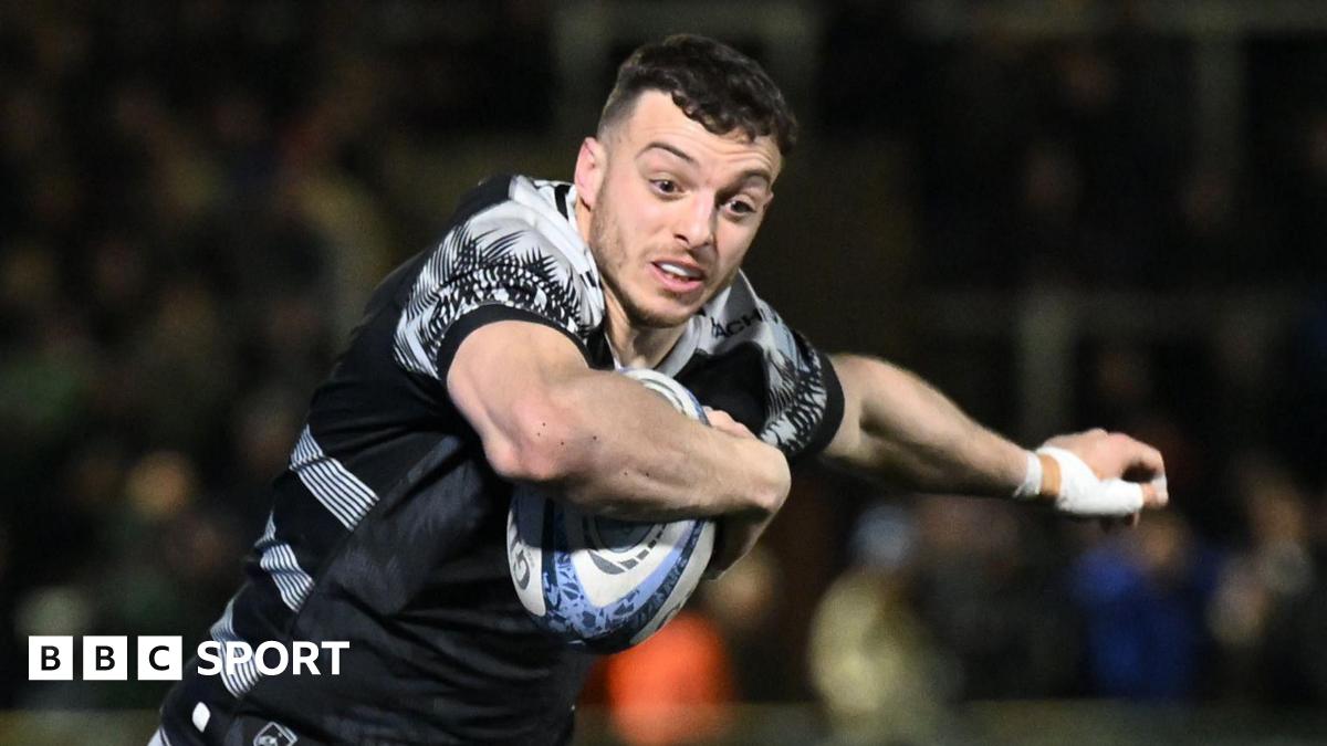 Adam Radwan: Leicester Tigers sign Newcastle Falcons wing - BBC Sport