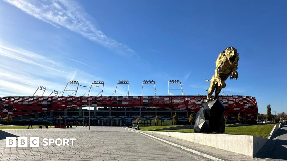 Boogieing at the Bozsik Arena... - BBC Sport