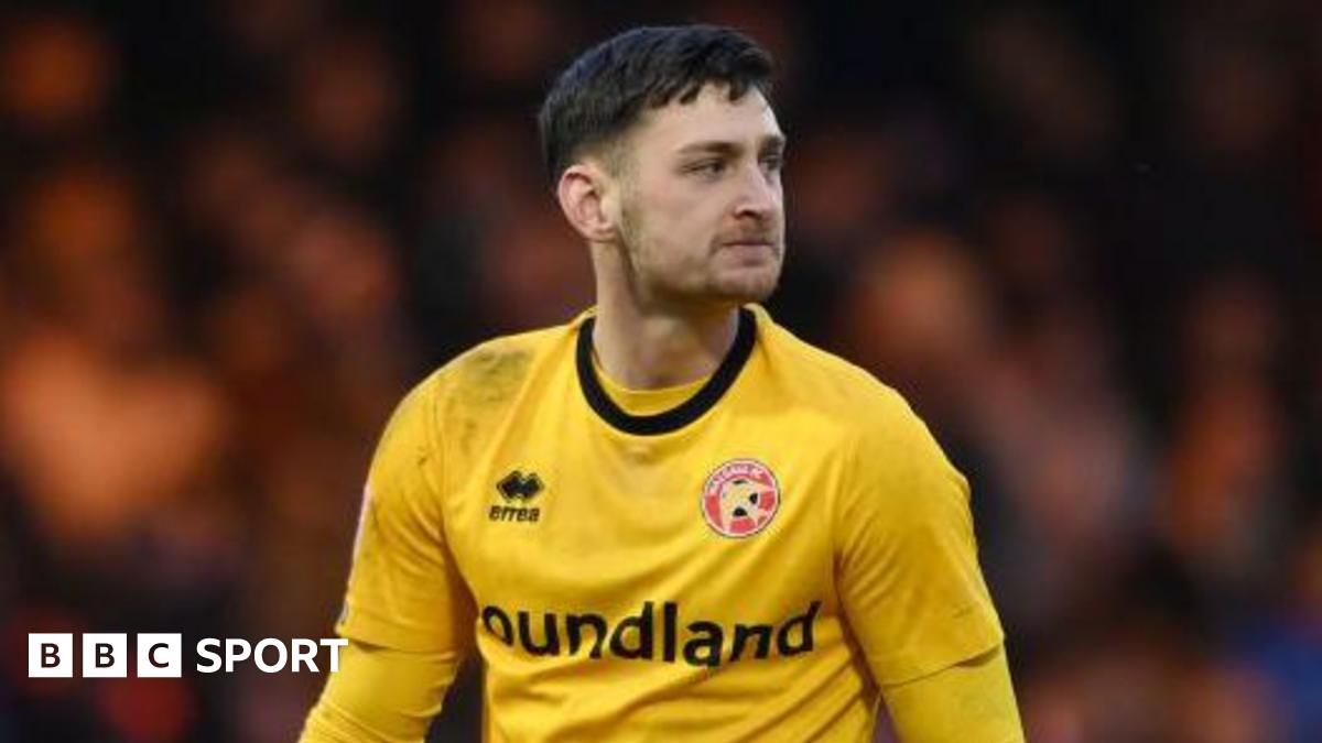 Goalkeeper Jackson Smith joins Grimsby Town on emergency loan - BBC Sport