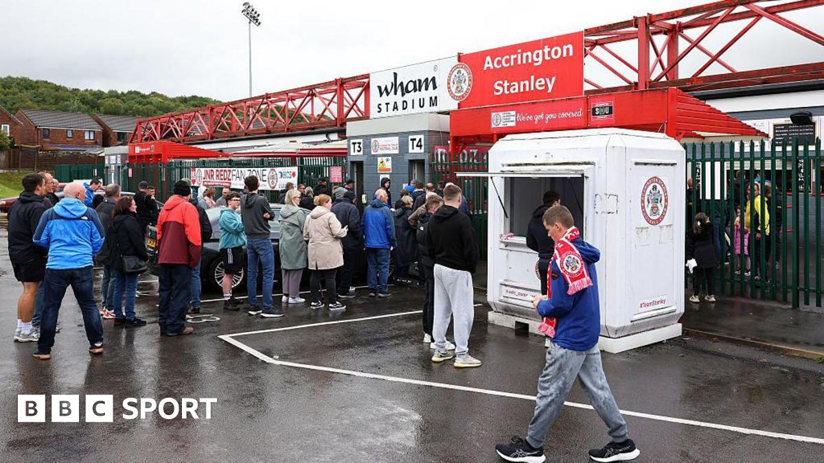 Icy and jessica leak ms. Lux is a remarkably sensual and