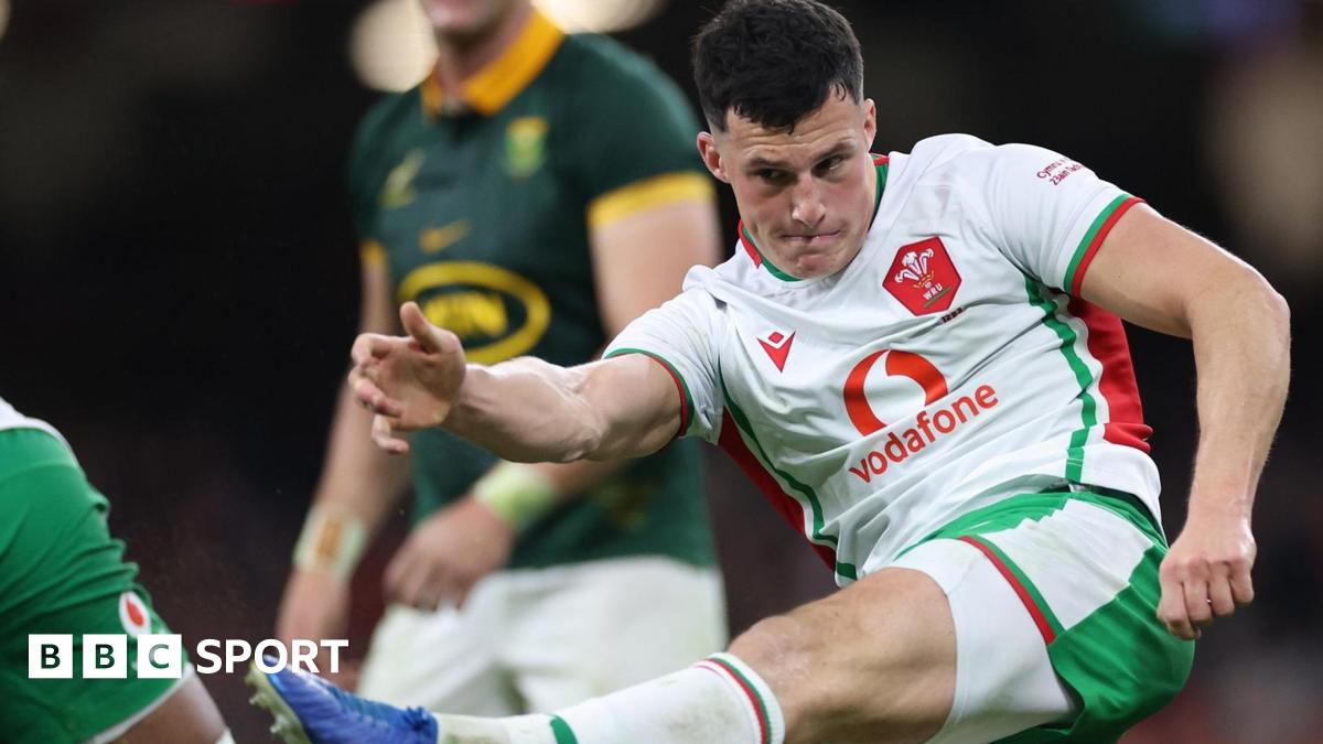 Ellis Bevan: Bristol Bears sign Wales scrum-half on short-term loan ...