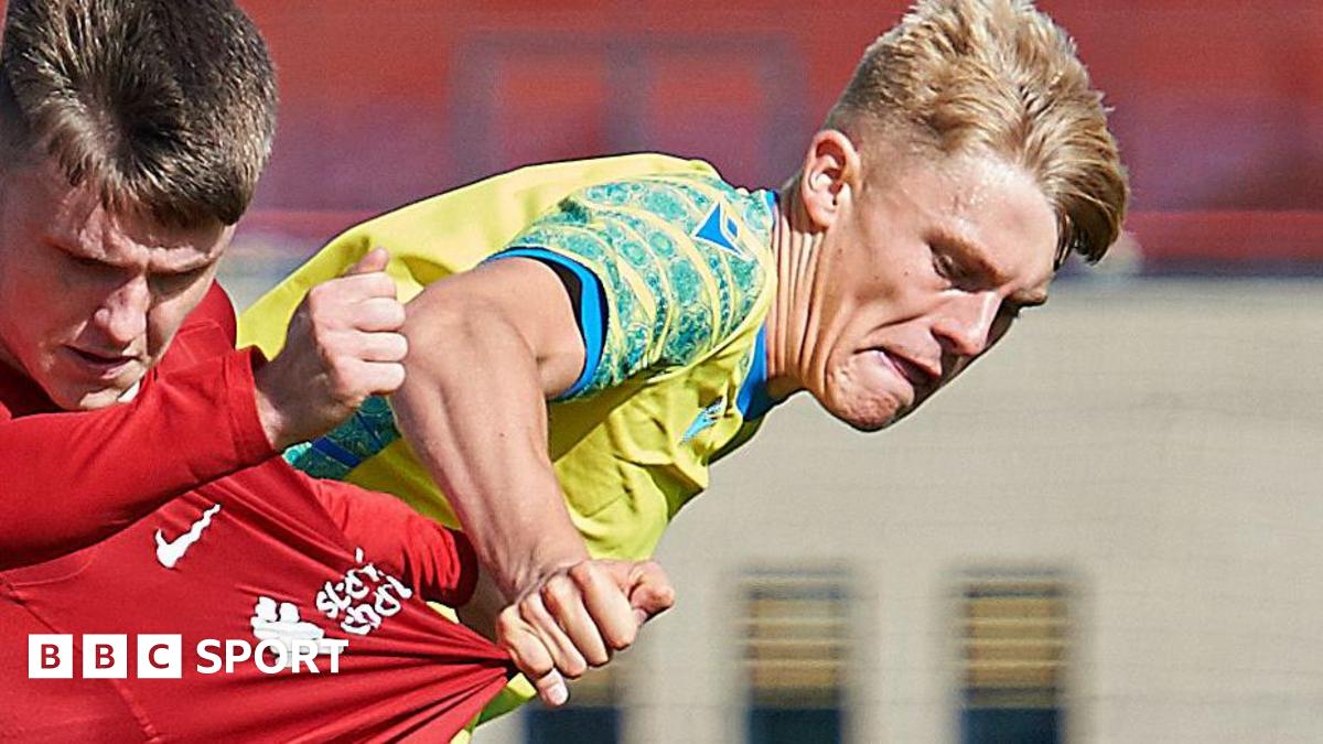 Joel Thompson: Ex-Nottingham Forest midfielder joins Colchester United ...