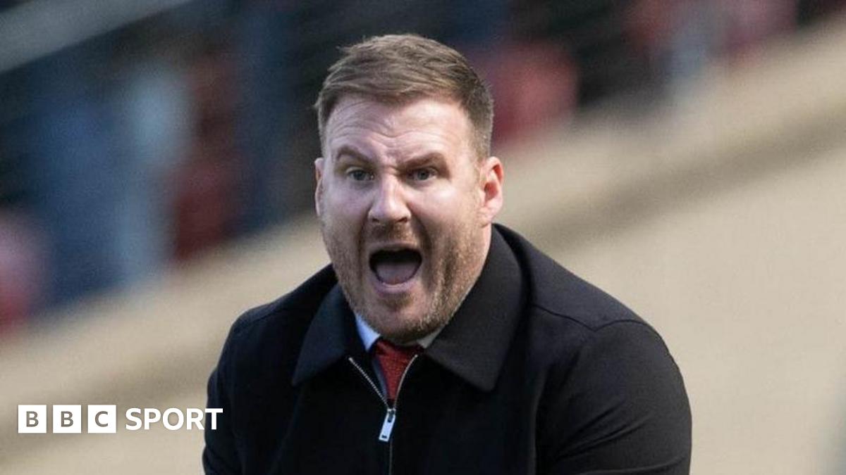 Peter Leven: Aberdeen boss made himself heard from hospital - BBC Sport