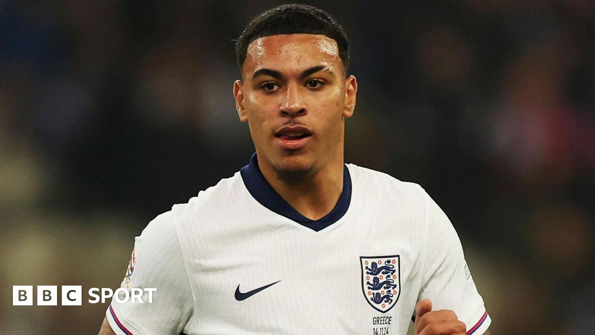 Aston Villa: Morgan Rogers signs new contract until 2030 - BBC Sport