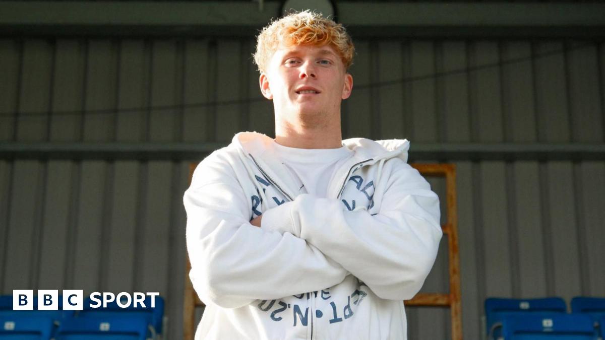 Eastleigh FC: Spitfires sign Welsh winger Sam Pearson - BBC Sport
