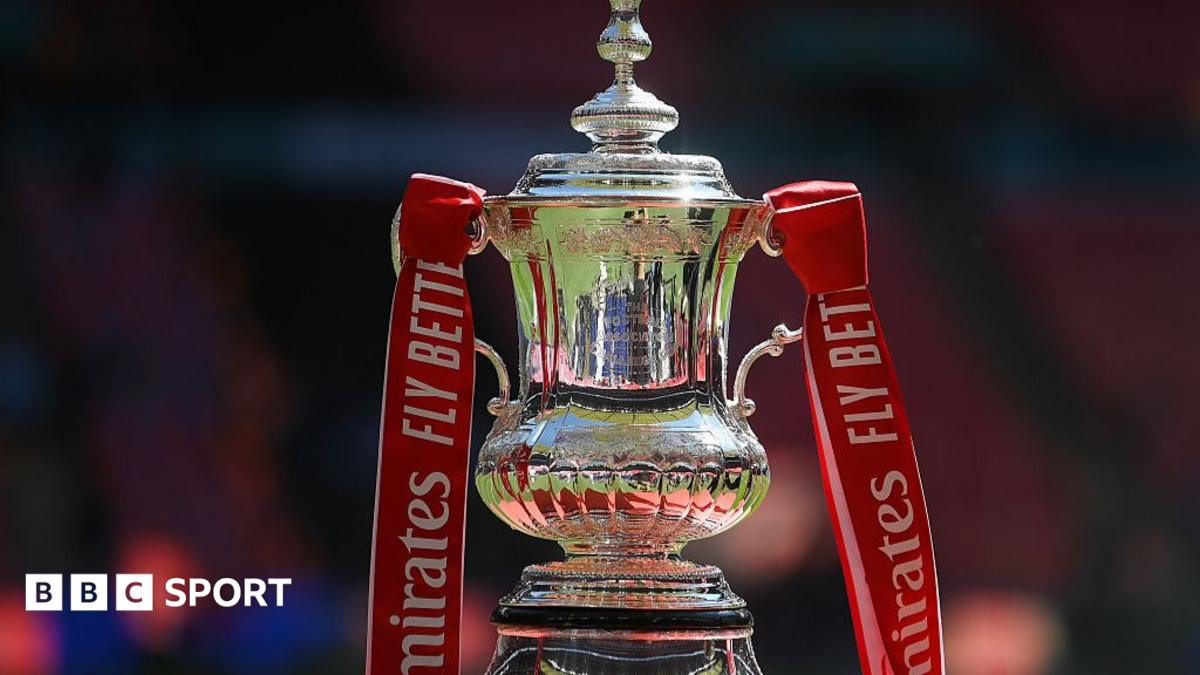 Slough Town 2-1 Altrincham - BBC Sport