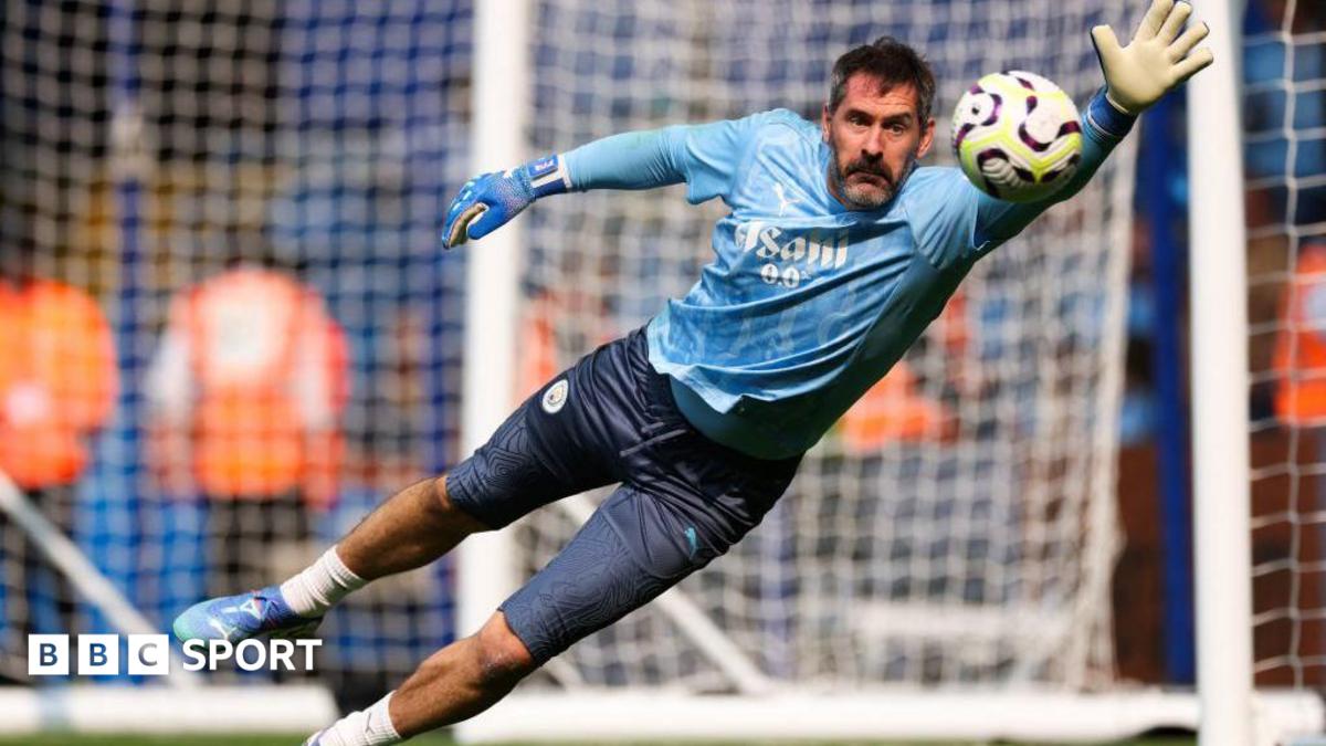 Man City news: Scott Carson on Premier League title race - BBC Sport