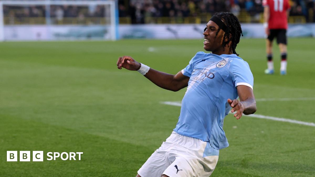 FA Youth Cup final LIVE: Watch Manchester City v Manchester United in ...