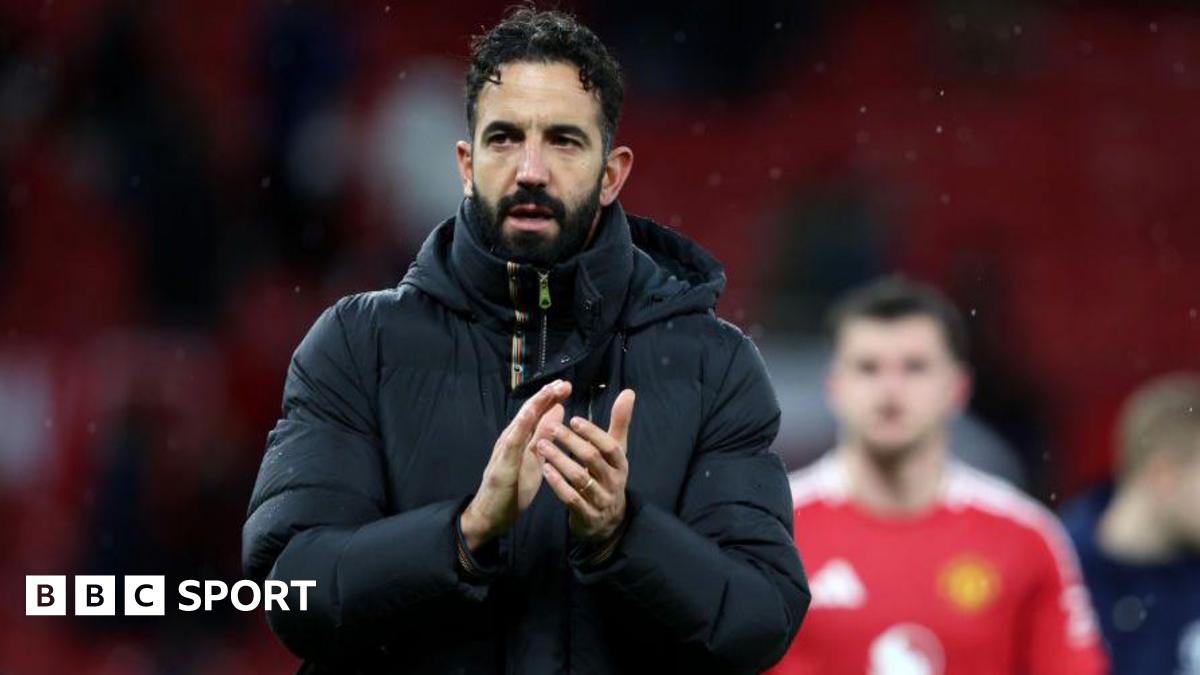 Manchester United in talks with defender Diego Leon - BBC Sport