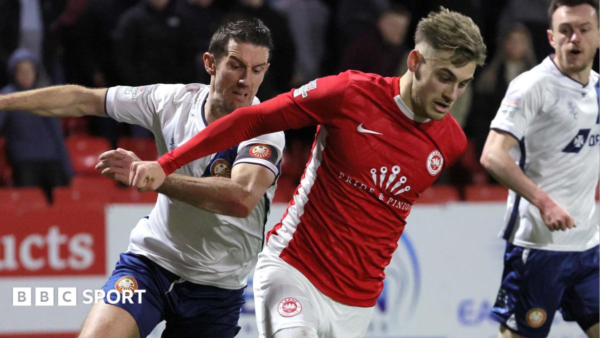 Irish Premiership: Larne held to draw by Portadown in league game - BBC ...