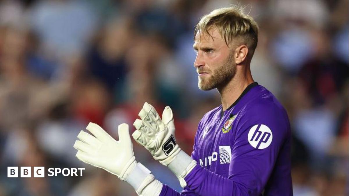 Wrexham: Former Dragons keeper Rob Lainton joins National League ...