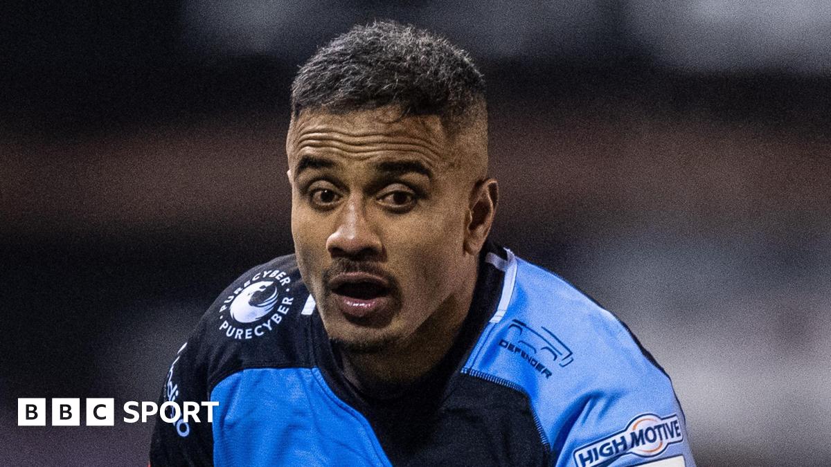 Rey Lee-Lo: Cardiff veteran centre signs new one-year deal - BBC Sport