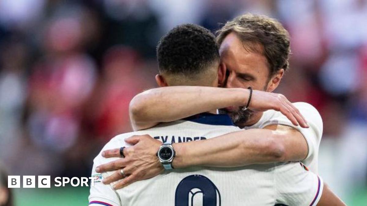 Liverpool news: Gareth Southgate on Trent Alexander-Arnold's England ...