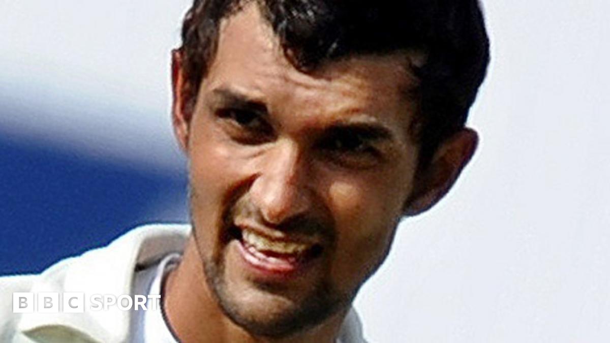 Pakistan's Haider returns home after ending asylum bid - BBC Sport