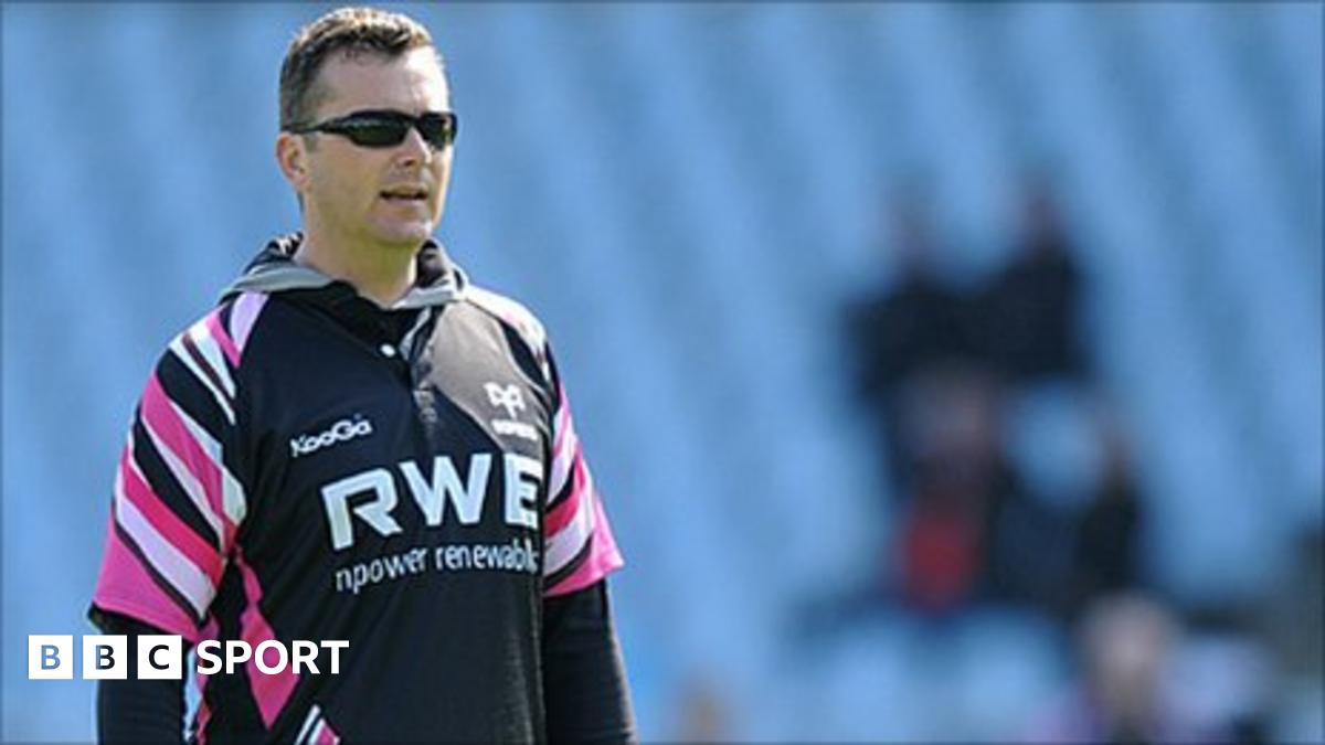Head coach Sean Holley at Ospreys 'to stay' - BBC Sport