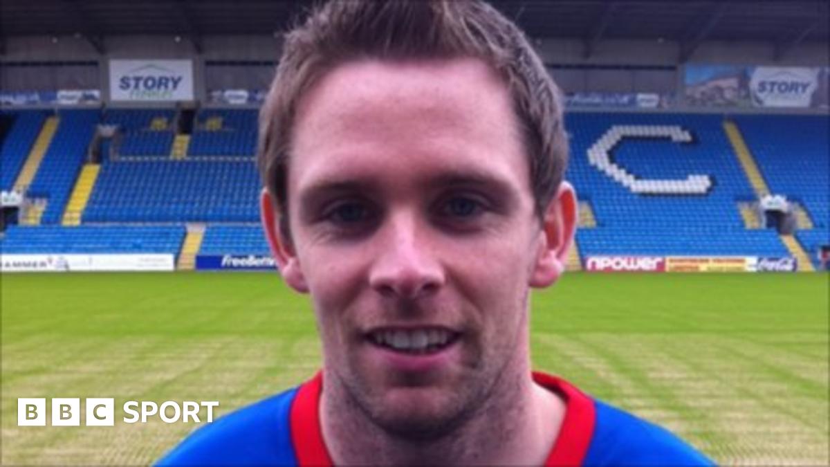 Carlisle United winger Andy Welsh suffers calf injury - BBC Sport