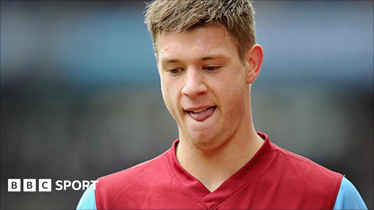 Defender Nathan Baker extends contract with Aston Villa - BBC Sport